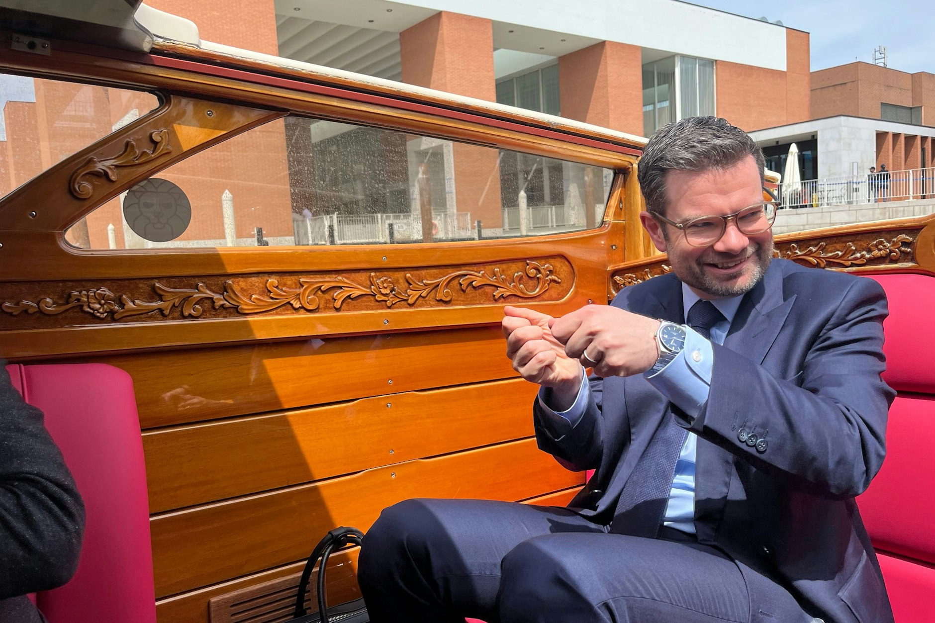 Panne am Regierungsflieger: Justizminister Marco Buschmann in Venedig ...