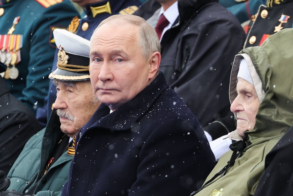 Putin am 9. Mai zum Tag des Sieges: Wie ein „Feiertag mit Tränen in den ...