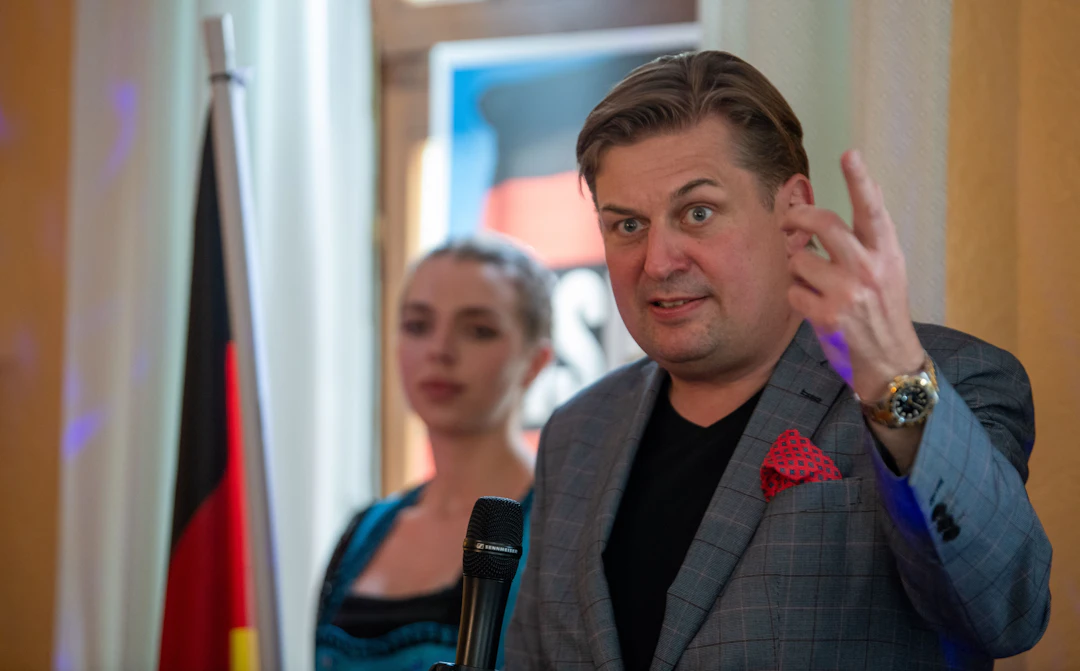 Nach Vorwürfen: AfD-Spitzenkandidat Maximilian Krah spricht von ...