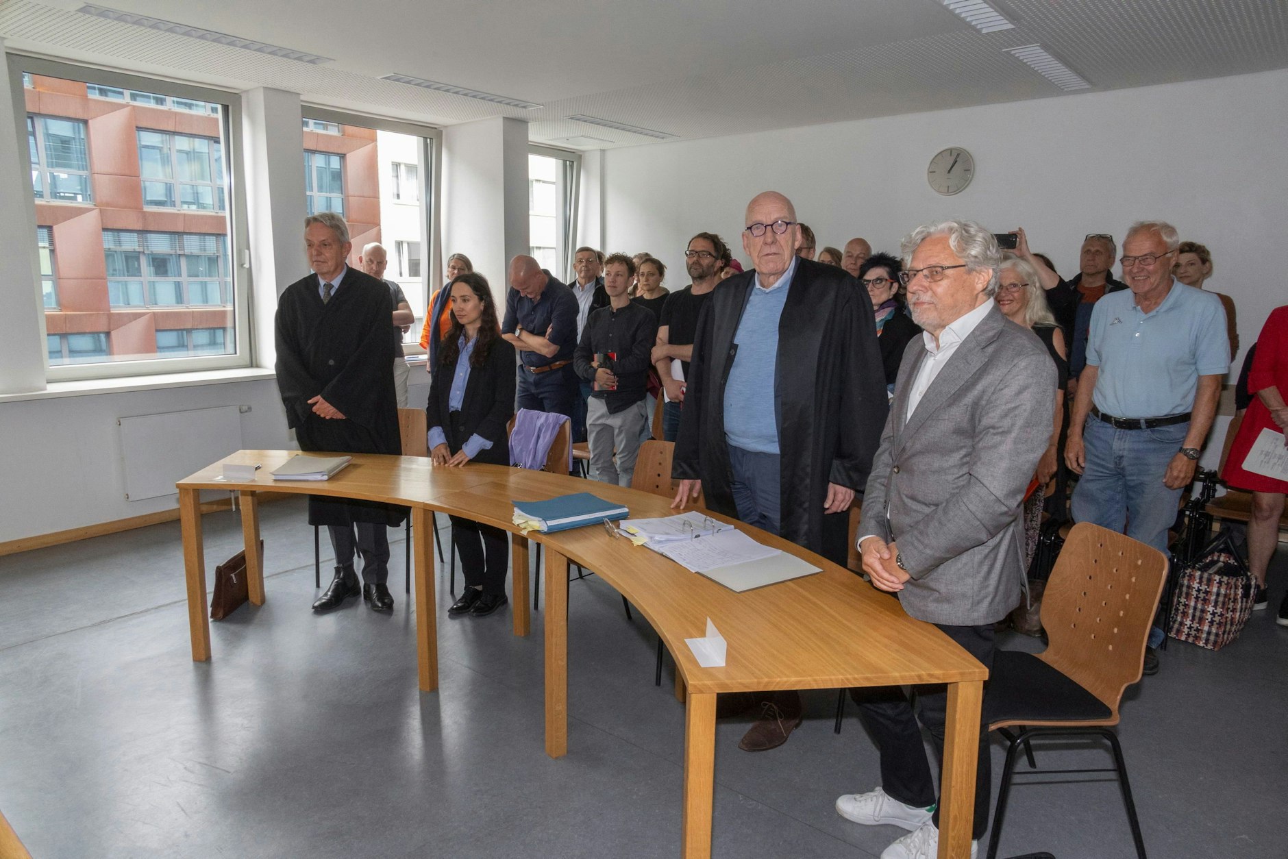 Klaus Steppat gefeuert: Ex-Direktor des Deutschen Theaters erhält 165. ...