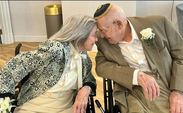 Bernie (100) und Marjorie (102) – das älteste Hochzeitspaar der Welt!