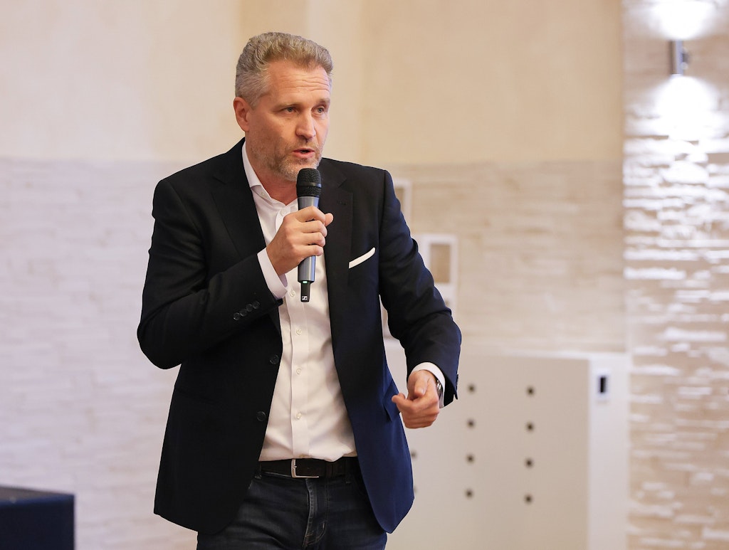 Petr Bystron: AfD-Europakandidat tritt entgegen Parteiweisung im ...