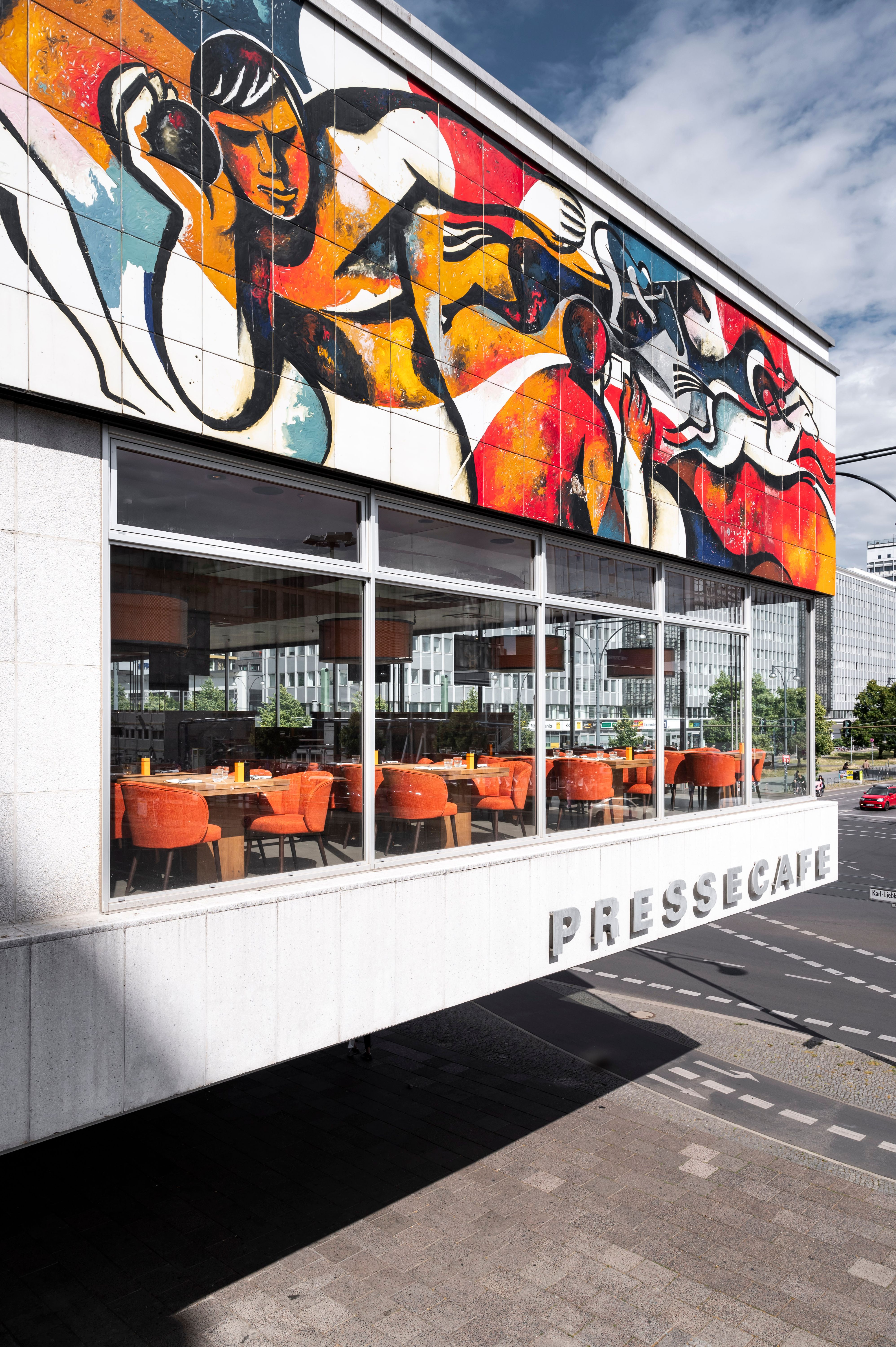 Kult und Kaffee am Alexanderplatz in Berlin: Das Pressecafé eröffnet