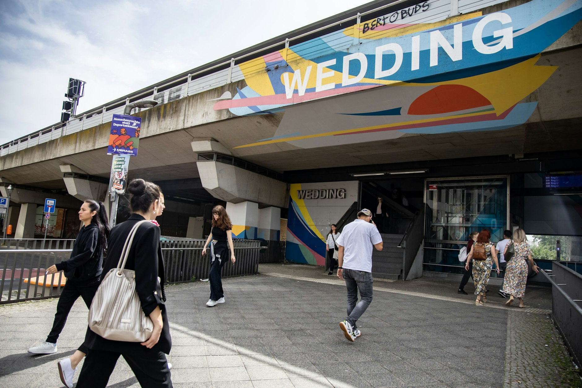 Ortskontrollfahrt mit Laura Larsson in Berlin: „Der Vibe am Kudamm passt einfach nicht zu mir“
