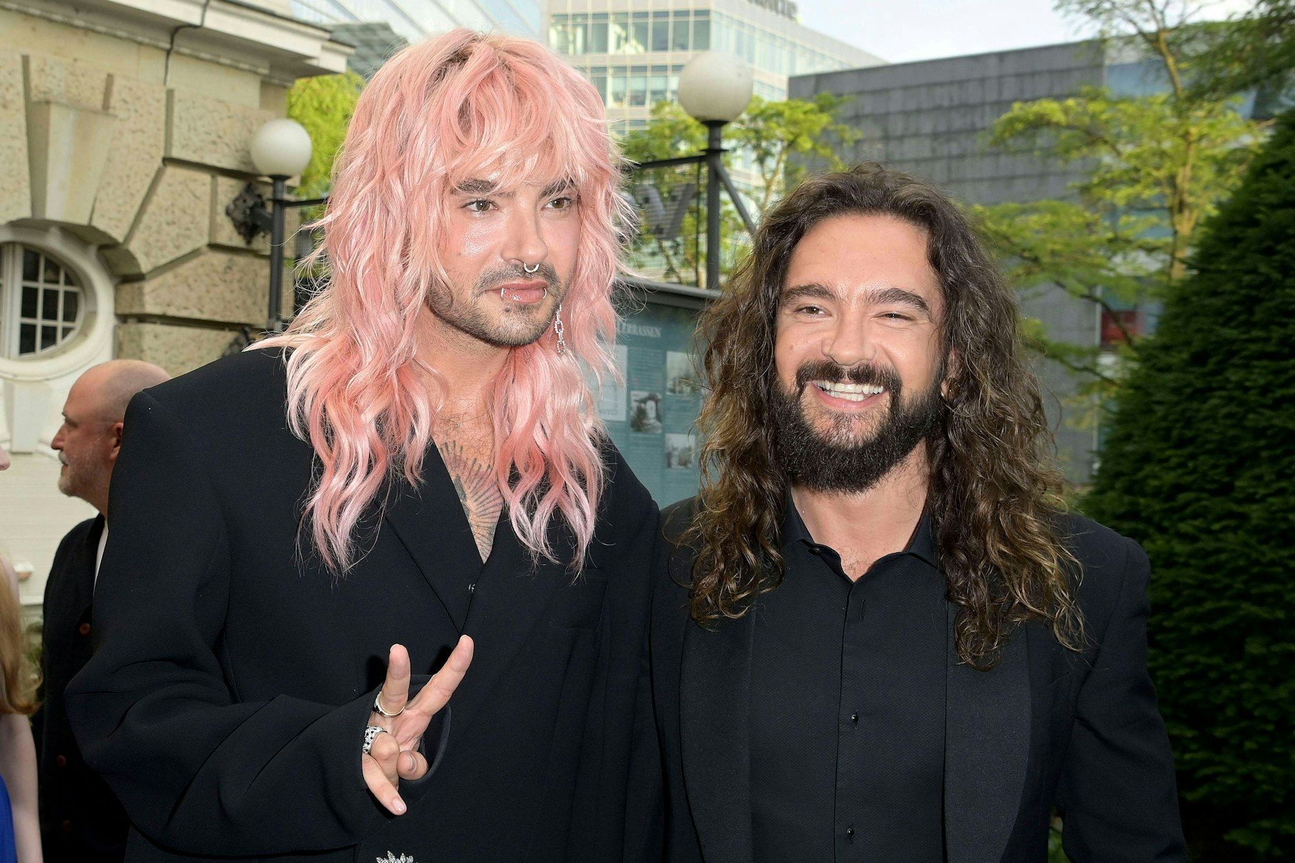 Kaulitz-Brüder zahlen 30.000 Euro für 300 Kilometer: Welche Stars ...