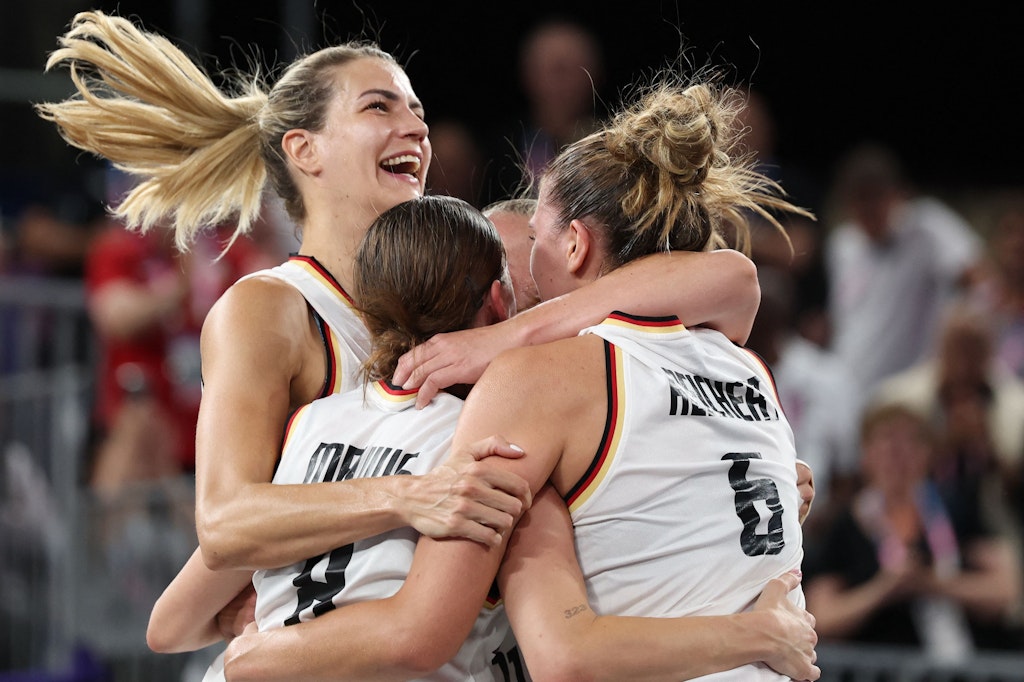 Nowitzki sieht „Wahnsinn“: Deutsche Frauen gewinnen Olympia-Gold im 3×3-Basketball