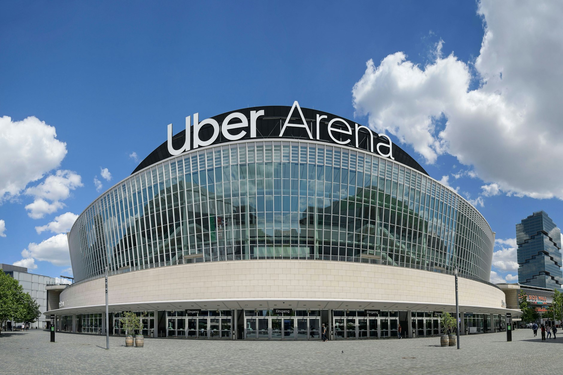 Uber-Platz: Warum der Platz vor der Arena der schönste Ort in Berlin ist