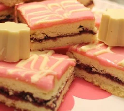 Kennen Sie die Alexandertorte? Ein Klassiker aus dem DDR-Backbuch!
