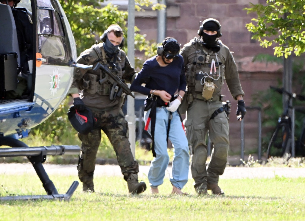 Messer-Anschlag in Solingen: Syrer wegen Verdacht eines islamistischen Terror-Anschlags in U-Haft