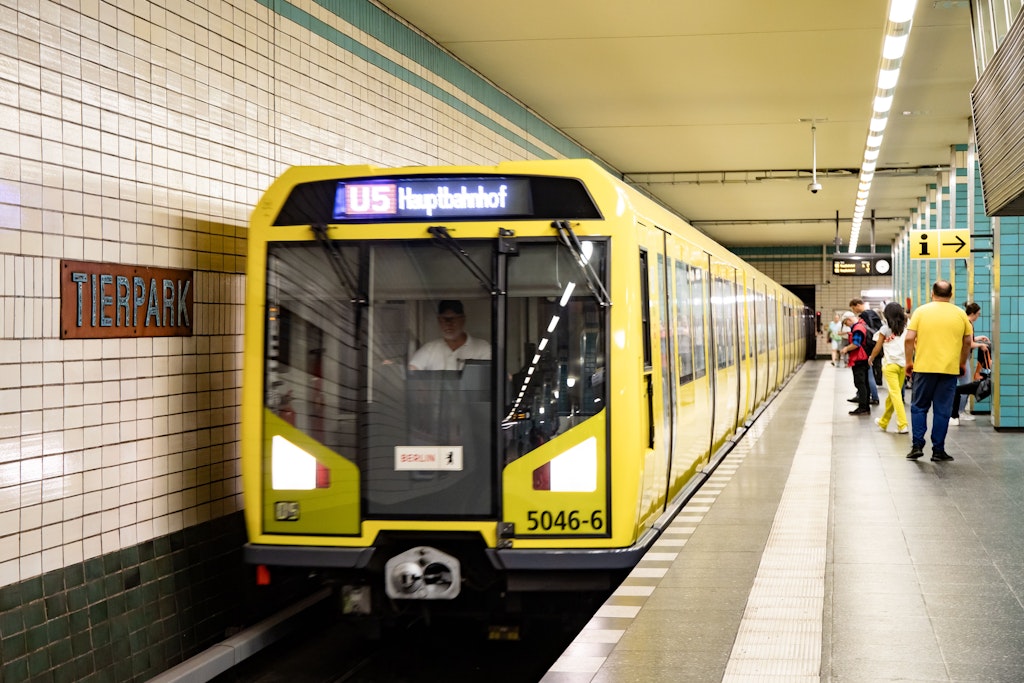 Wie in der DDR: Warum die BVG die U5-Sanierung verschieben muss