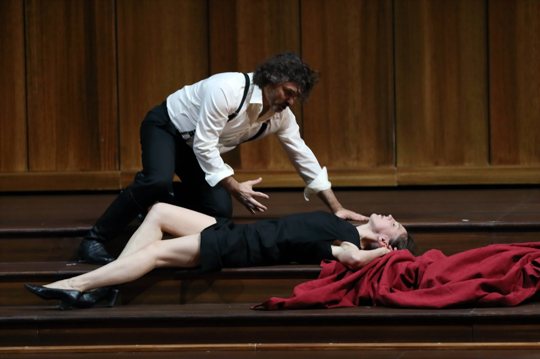 Singend auf den Scheiterhaufen: Die Deutsche Oper beginnt die Spielzeit mit Respighis Rarität ...