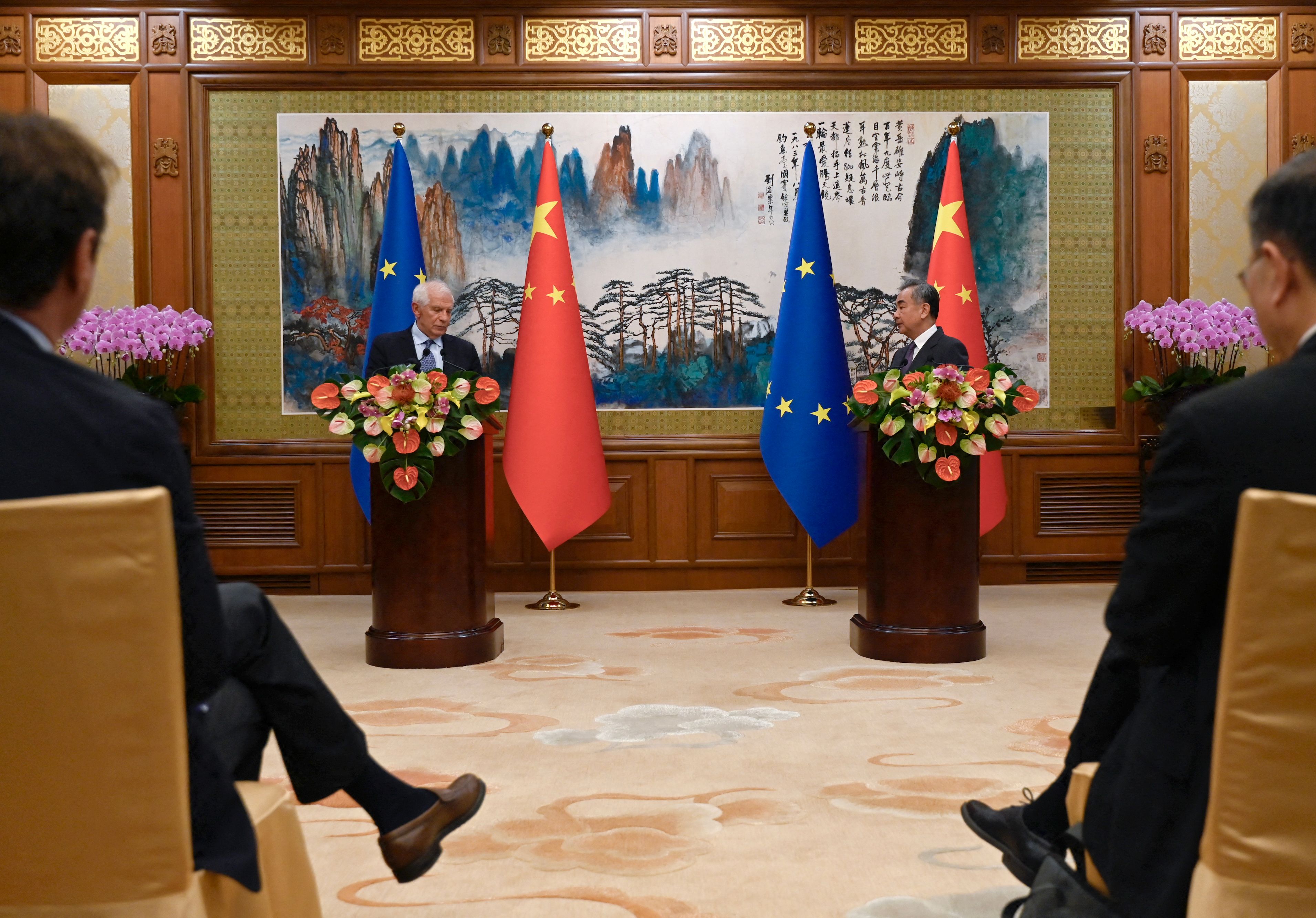 US-Diplomat Chas Freeman: „Wir verkaufen Deutschland Gas, das vier- bis ...