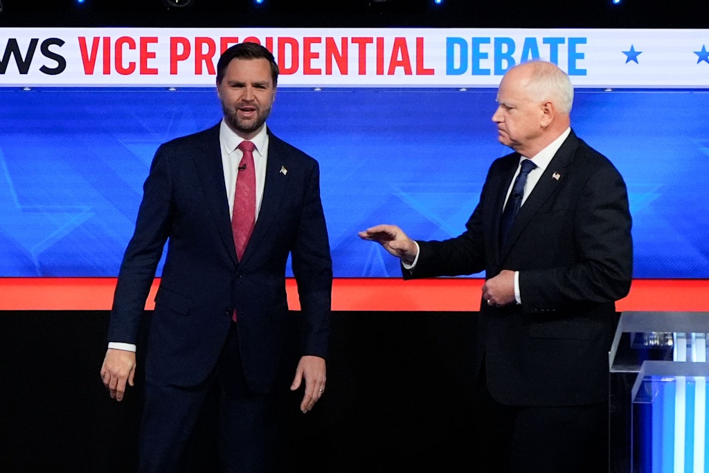 „Gaza“ und „Massaker“: Tim Walz nervös, er ringt um Worte in TV-Duell mit J.D. Vance