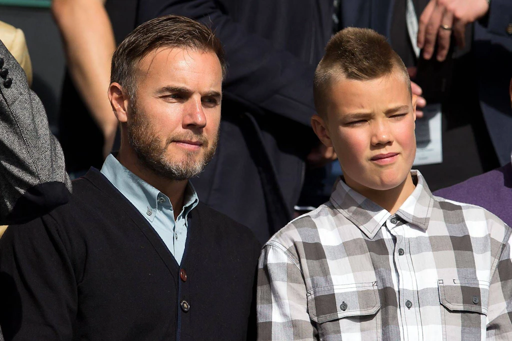 Überragend: Wie Gary Barlow und sein Sohn für die besten November-Memes ...