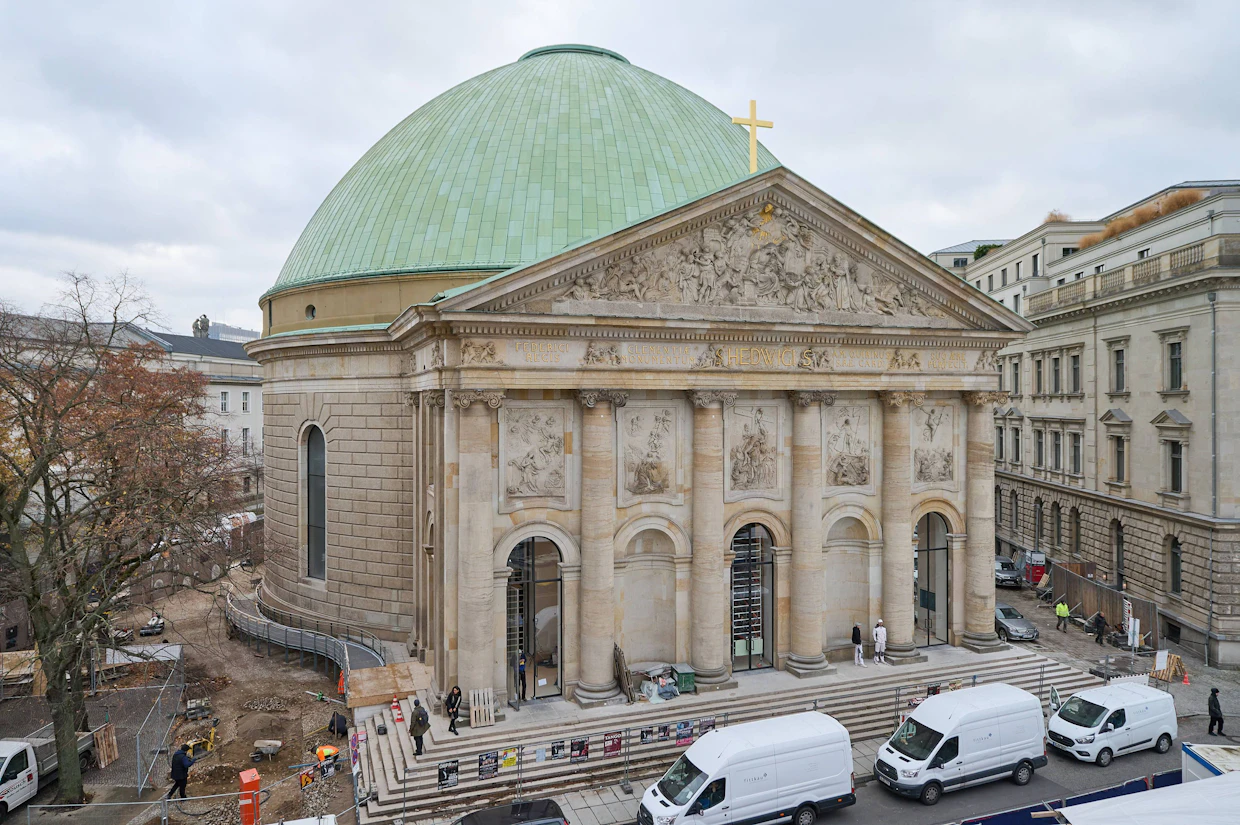 Alles strahlt in Weiß: So sieht die „neue“ Sankt-Hedwigs-Kathedrale aus