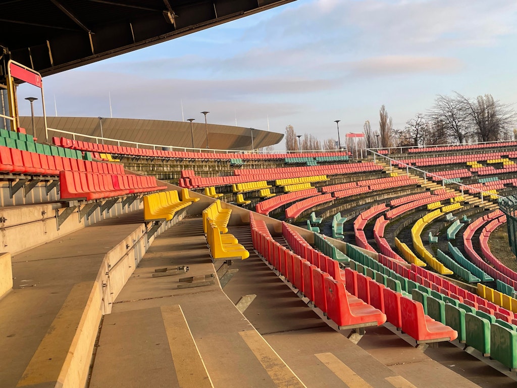 Sitze aus dem Berliner Jahnstadion: So sichern Sie sich ein ...