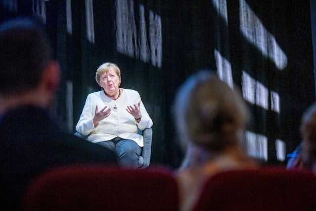 Angela Merkel stellt ihre Memoiren im Deutschen Theater in Berlin vor