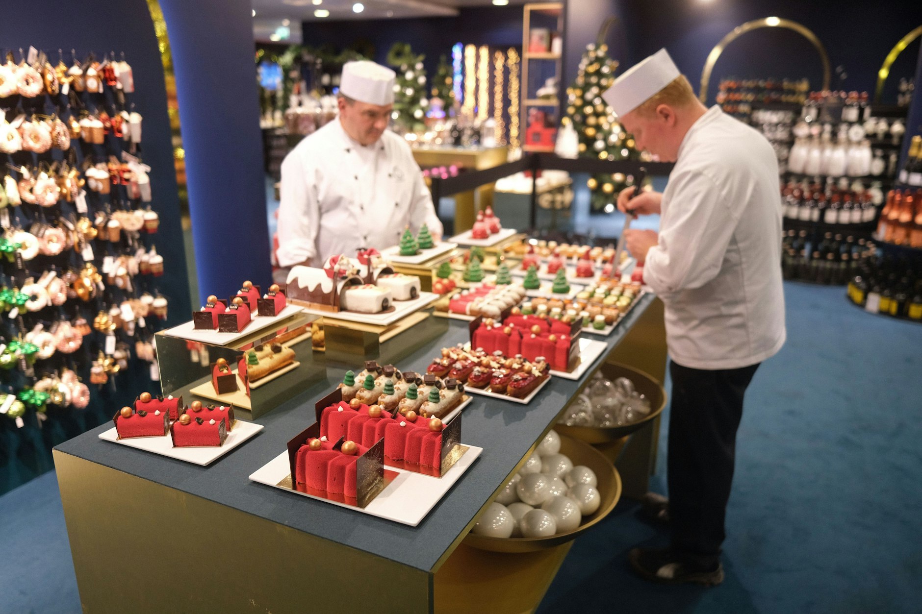 In der Weihnachtsbäckerei: Wir haben der Patisserie des KaDeWe einen Besuch abgestattet