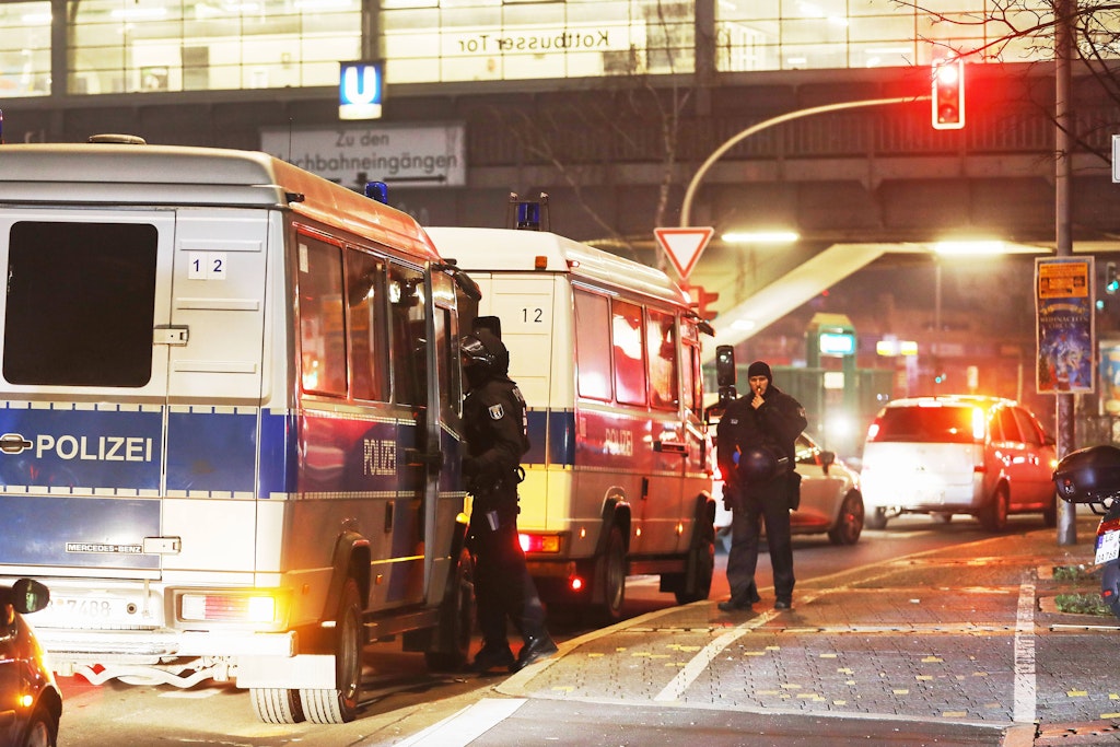 Kugelbomben-Angriffe und Explosionen: Berliner Polizei schaltet nach Silvester Hinweisportal