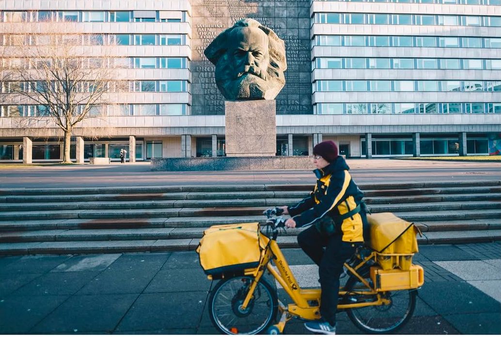 Morgens, halb zehn in Deutschland: Sondervermögen im Kühlschrank gefunden