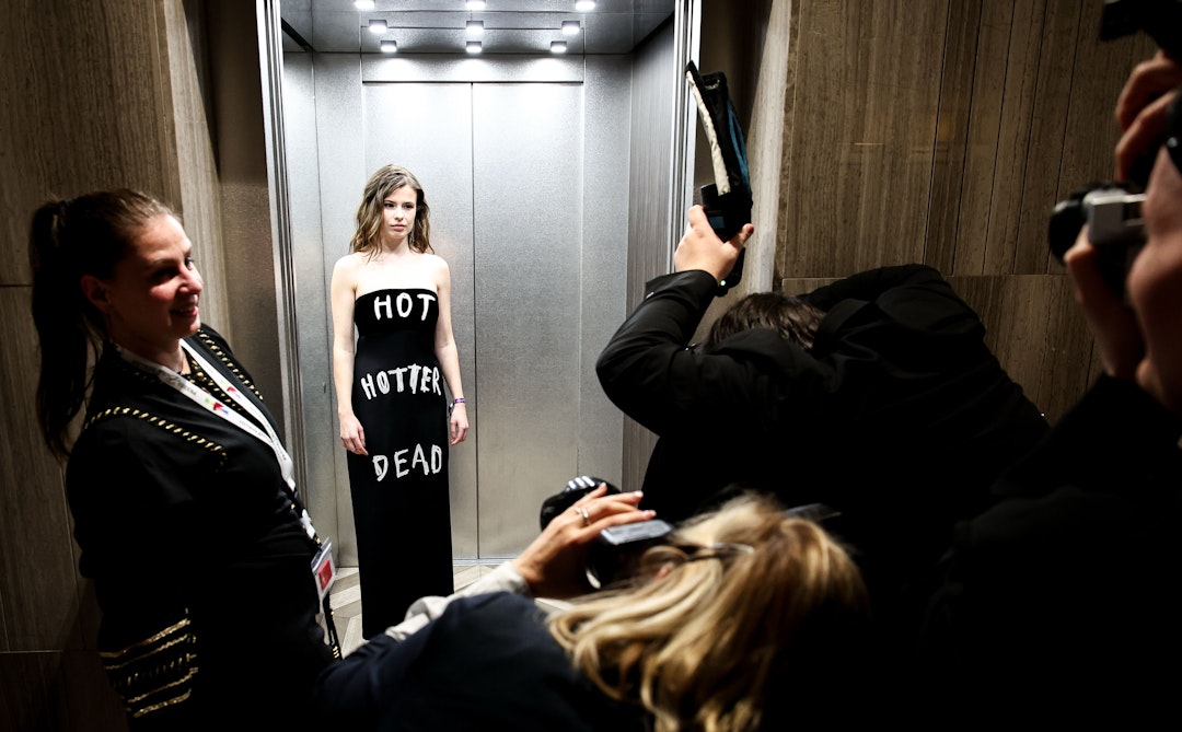 Luisa Neubauer im Statement-Kleid: Hier ist nicht das Klima das Problem ...