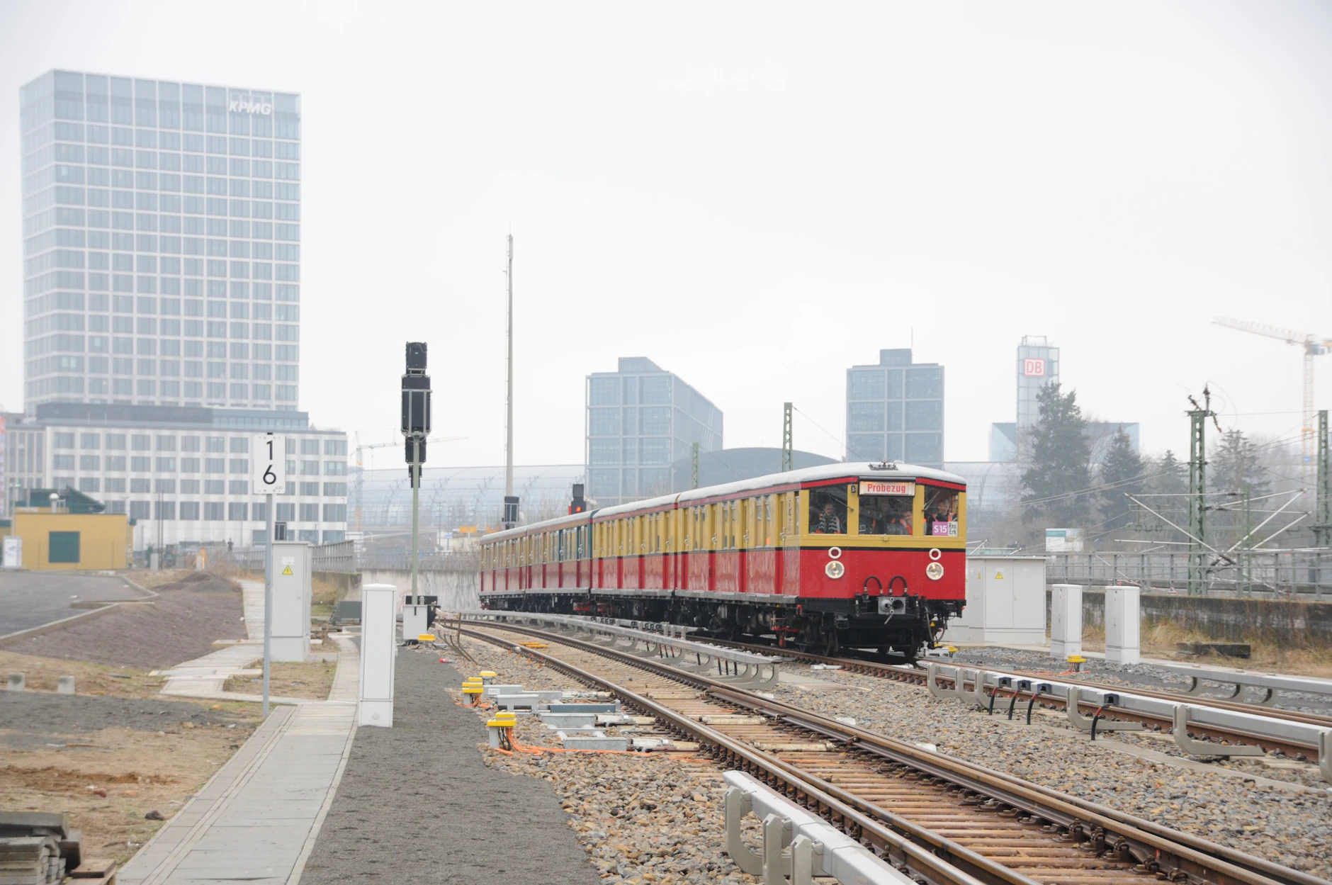 Linie S15 in Mitte: Das ist der erste Zug auf der neuen S-Bahn-Strecke ...