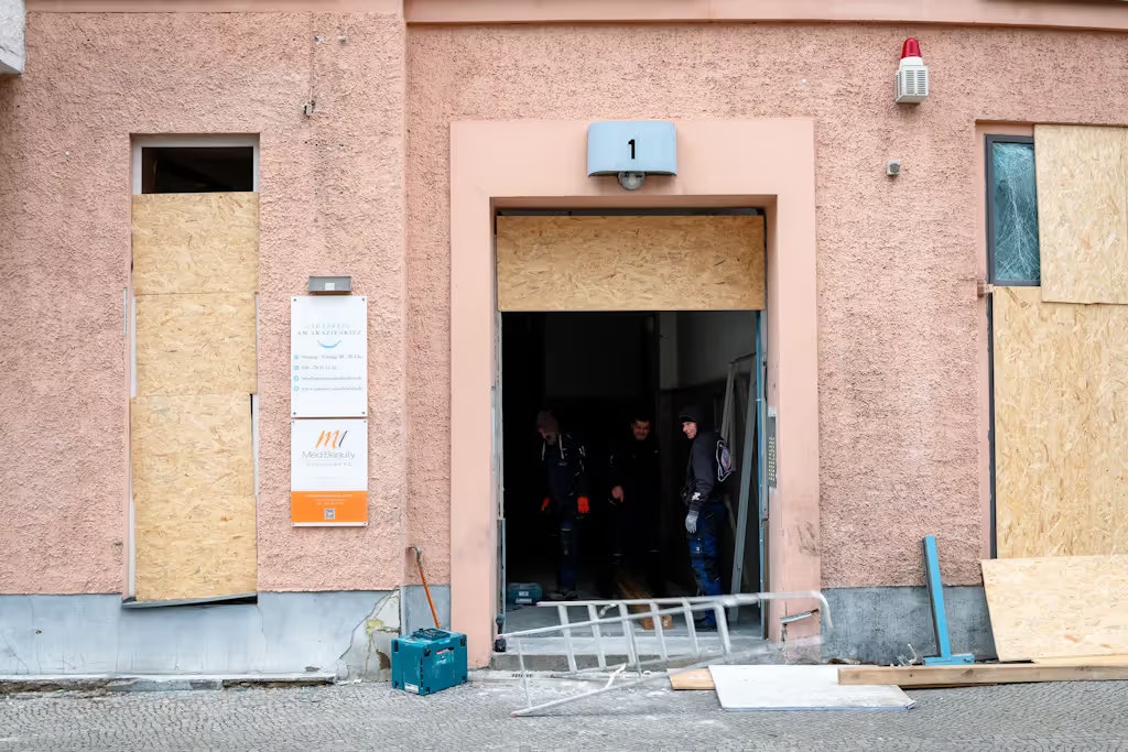 Nach Kugelbomben-Sprengung an Silvester: Razzia in Schöneberg und Neukölln