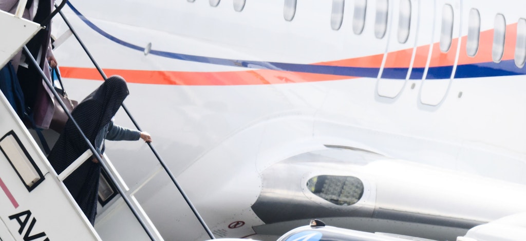 Flug mit Afghanen landet in Deutschland: Das ist bekannt