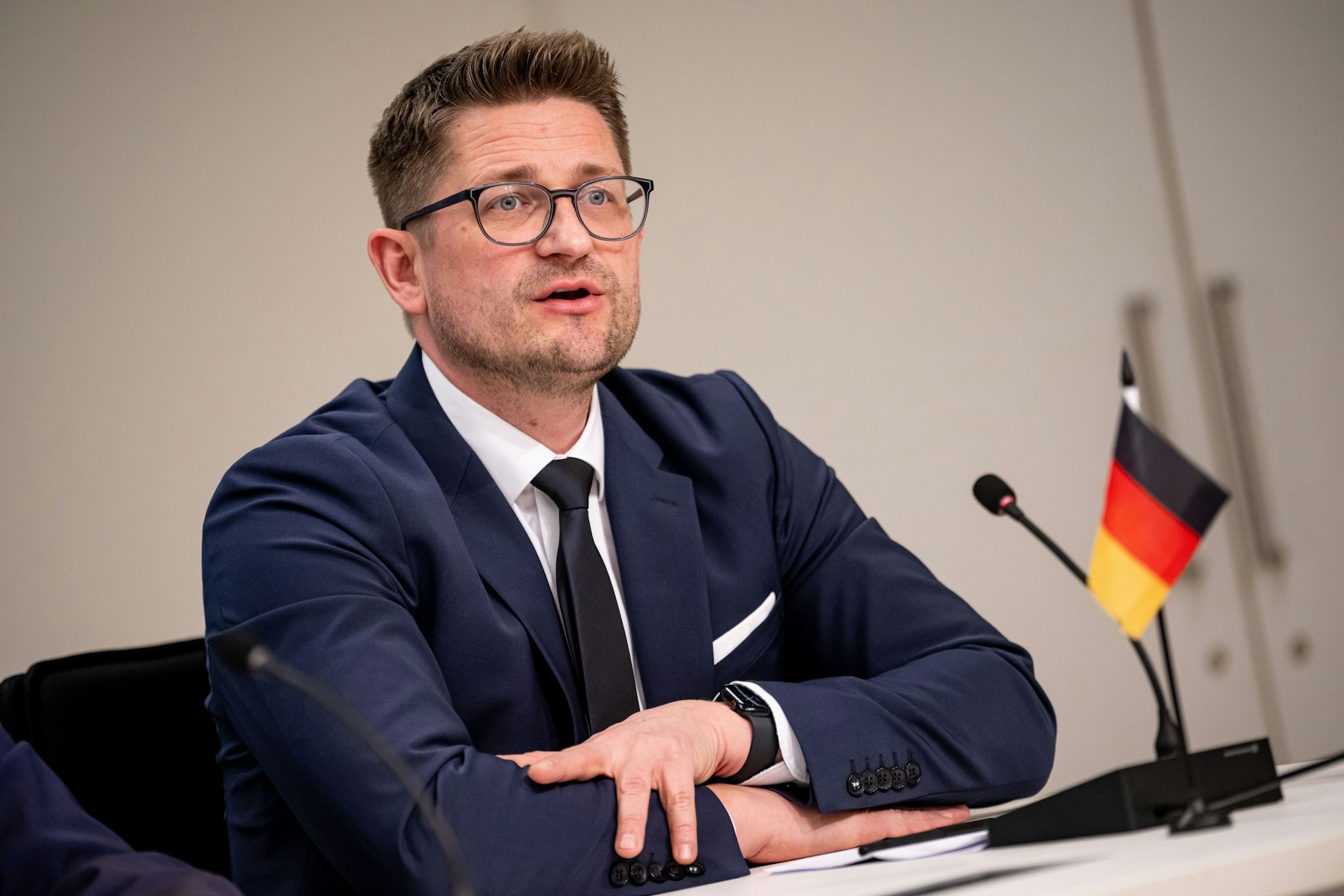 Linke, AfD und Wagenknecht zerpflücken Koalitionsvertrag: „Saskia Esken ...