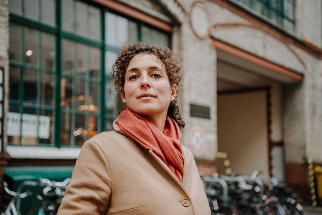 Ökonomin Clara Mattei: Die liberale Elite ebnet Trump und AfD den Weg