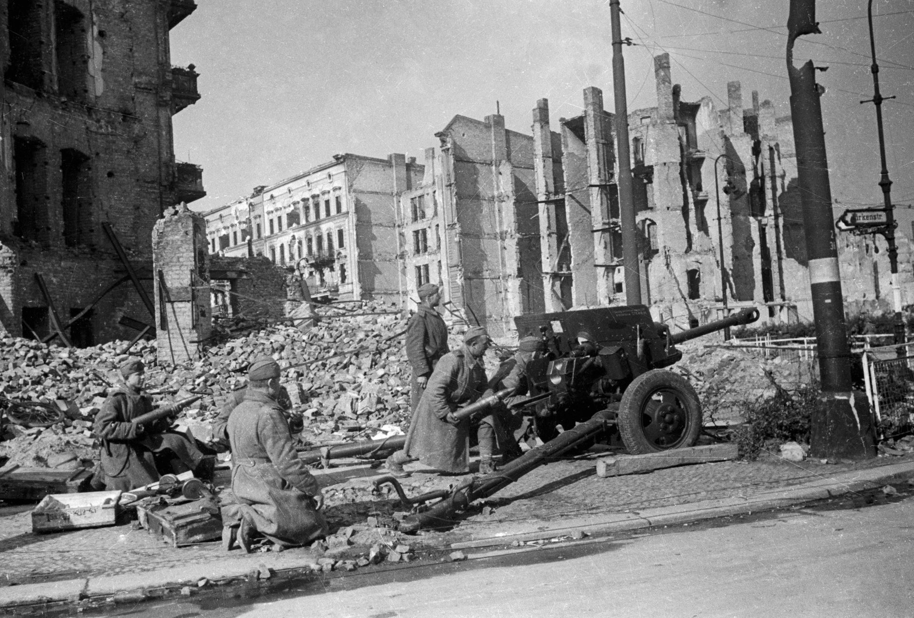 21. und 22. April 1945: Die Schlacht um Berlin geht in ihre Endphase
