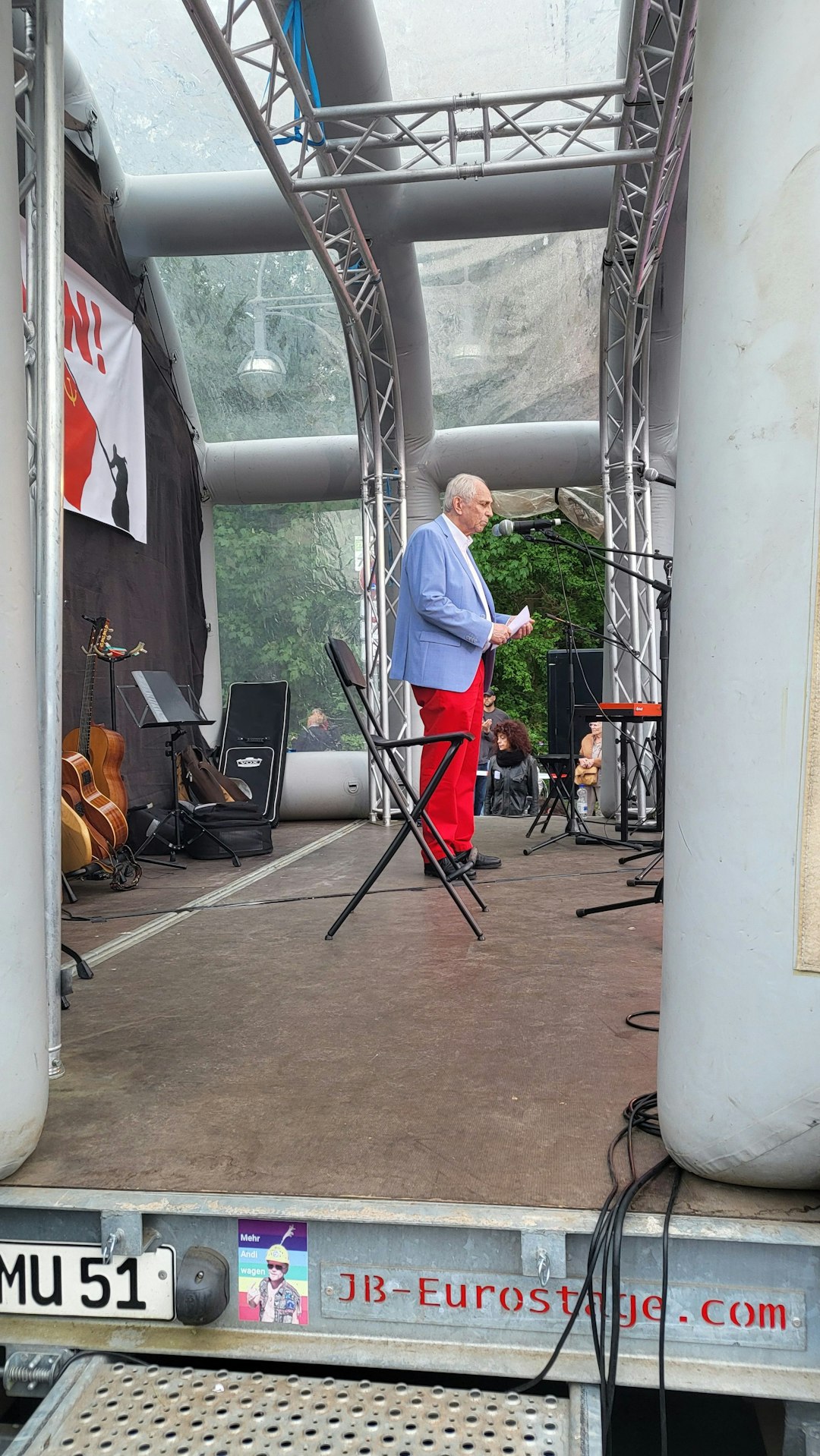 Kriegsgedenken in Berlin: Egon Krenz und Bismarcks Großneffe erinnern ...