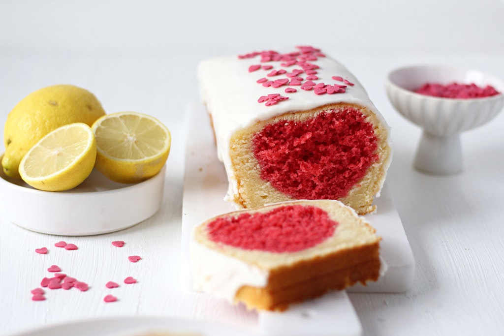 Süße Überraschung zum Muttertag: Rezept für Zitronenkuchen mit Herz!