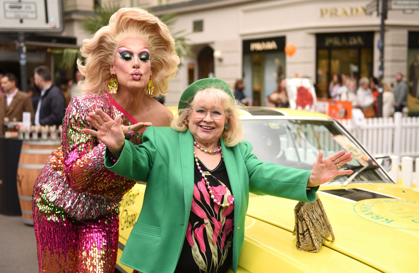 „Classic Days“: Didi Hallervorden mit E-Bike bei Oldtimer-Show auf dem ...