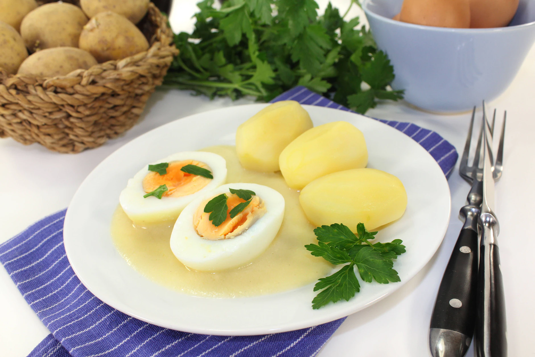 Würzige Senfeier mit Kartoffeln – Omas geniales Rezept aus der DDR!