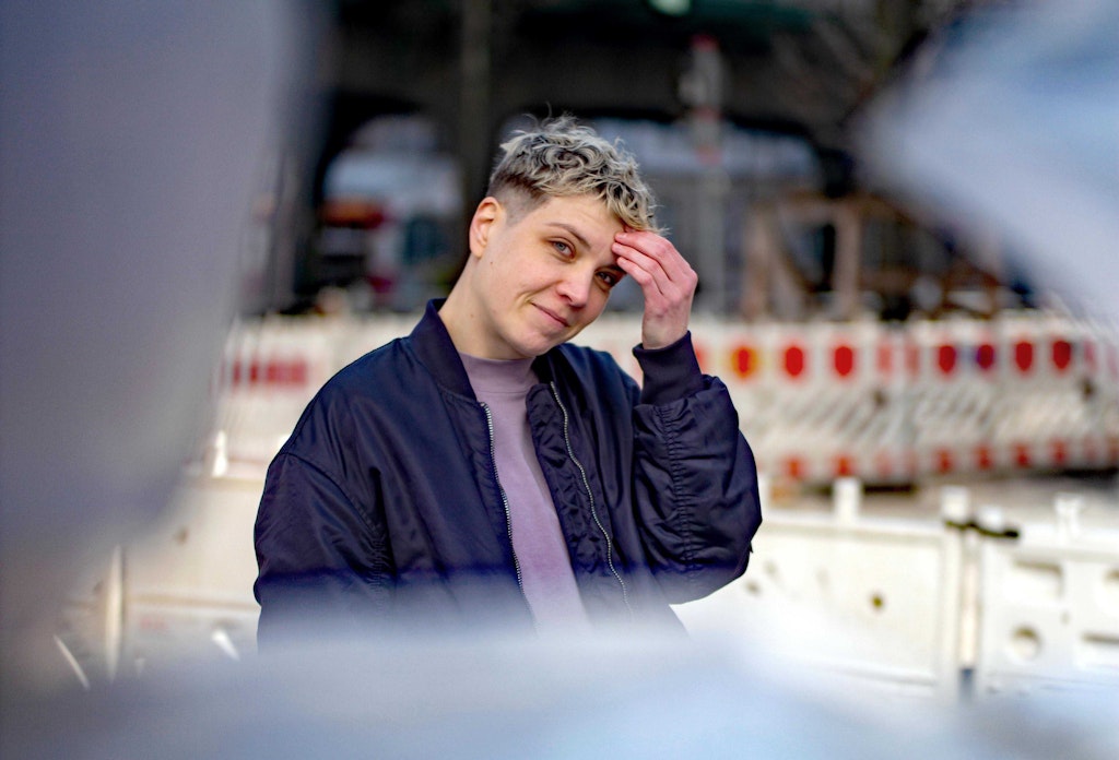 Luca Mael Milsch, mit wem sprechen Sie in der Bibliothek?