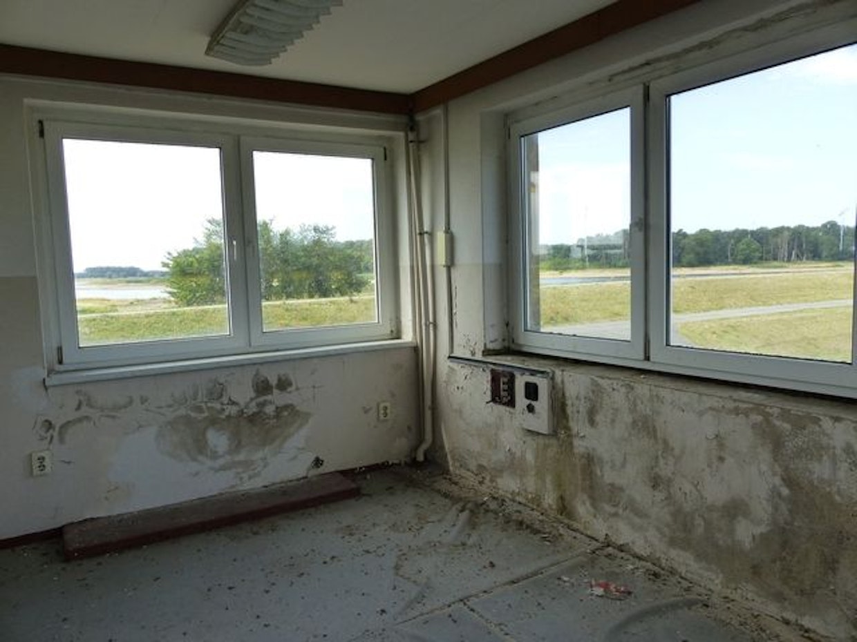 DDR-Geschichte unterm Hammer – Grenzwachturm wird in Berlin versteigert