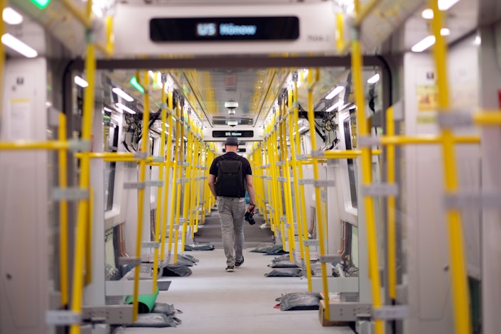 Mit der BVG auf Testfahrt in Berlin: Was in den neuen U-Bahnen anders ist