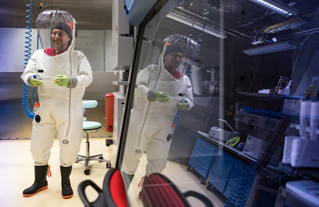 Hardcore anal s********* i came across the page for Mako